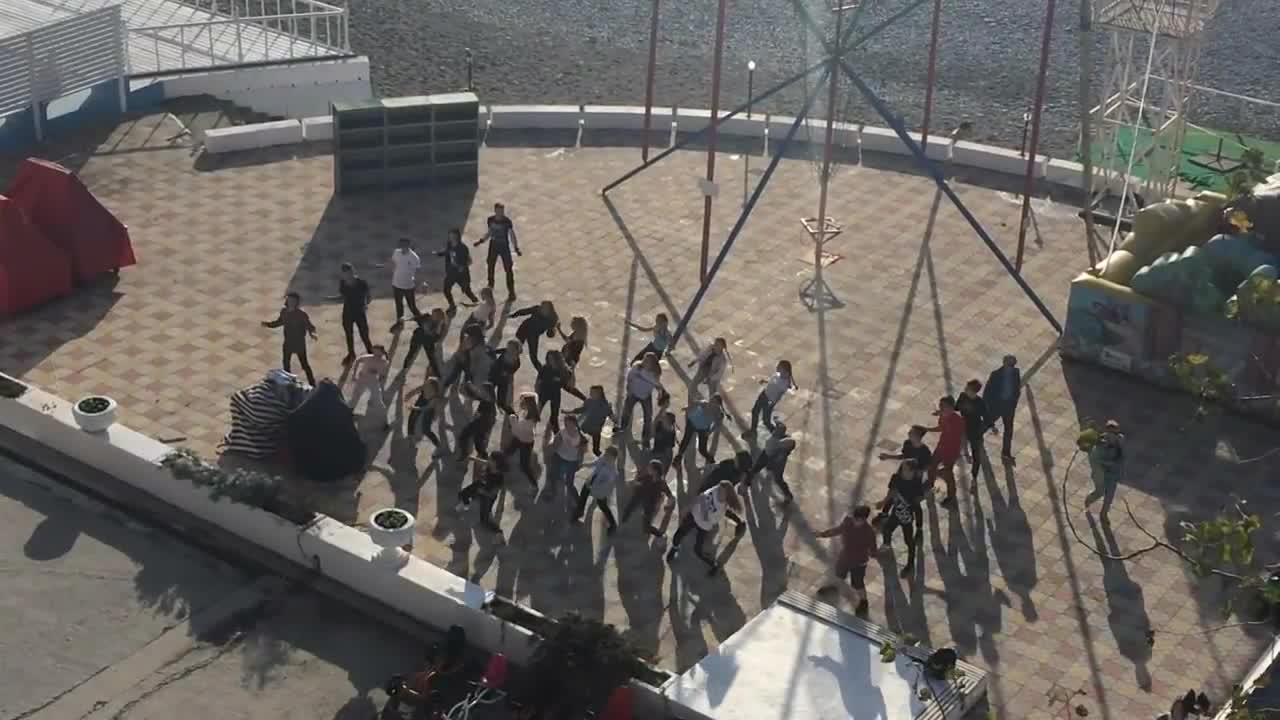 Флешмоб «HIPSTER DANCE» и друзей из Екатеринбурга на пляже в Аква-Лоо ...
